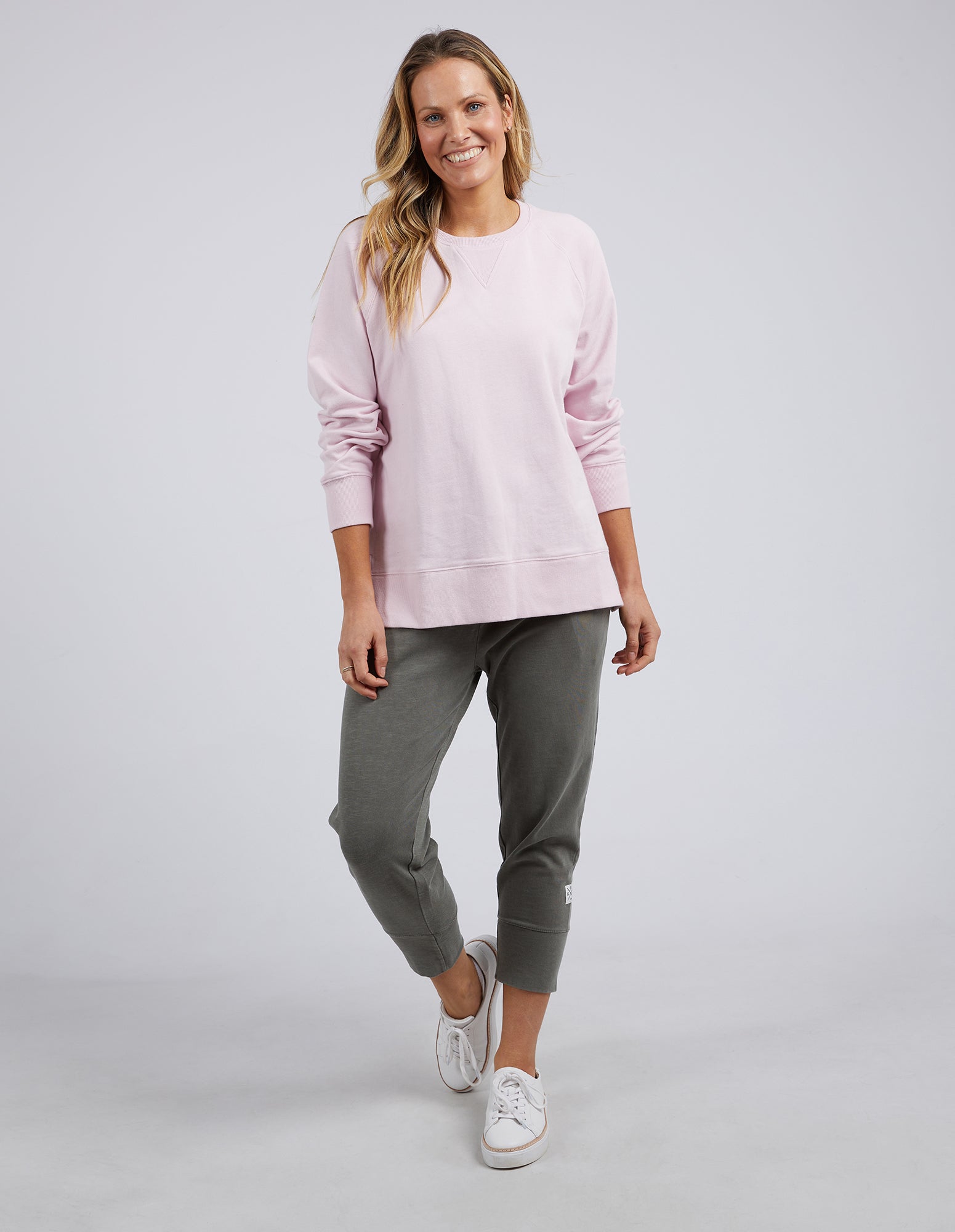 Melbourne Crew Powder Pink – Elm Lifestyle